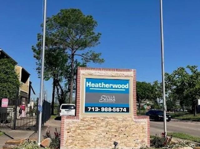 Heatherwood Apartments 2 Bedroom Apartment for Rent at 9001 S Braeswood Blvd, Houston, TX 77074 Braeburn