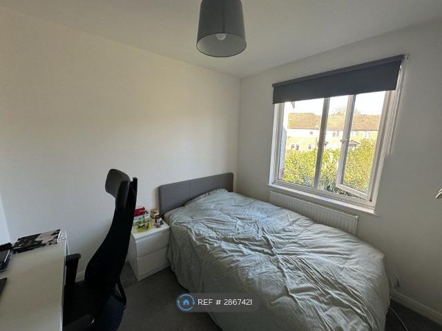 Heathfield, Basingstoke RG22, Room to rent, £650 pcm | PrimeLocation