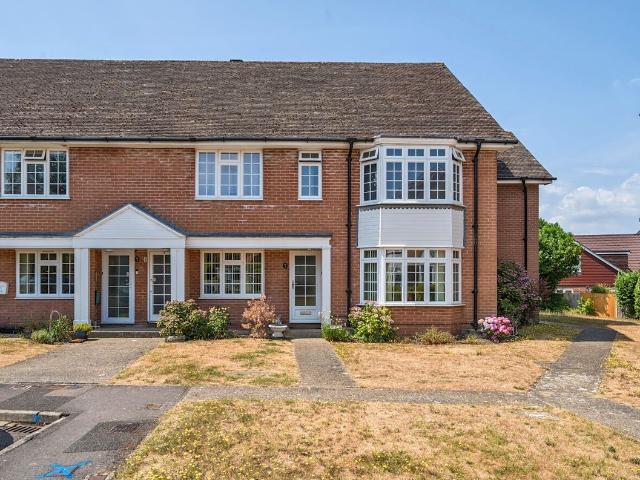 Heathfield Court, Fleet, Hampshire GU51, 3 bed flat to rent, £1,350 pcm | PrimeLocation
