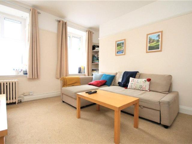 Heathfield Court, Heathfield Terrace. 1 bed apartment to rent £1,900 pcm £438 pw