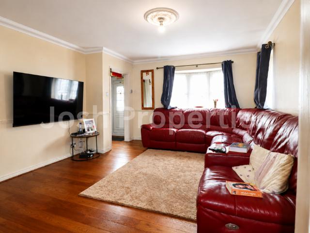 Heathfield Park Drive, Chadwell Heath. 3 bed semi detached house to rent £2,300 pcm £531 pw