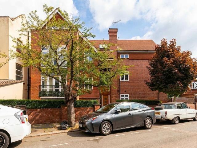 Heathfield Park, London NW2 1 bed flat to rent £1,725 pcm £398 pw