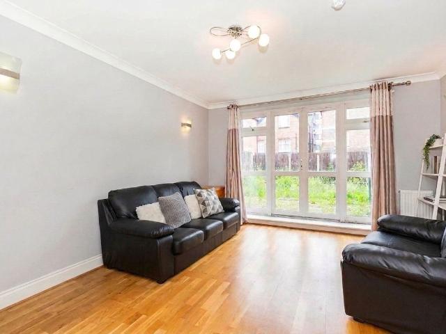 Heathfield Park, Willesden Green NW2, 3 bed flat to rent, £3,000 pcm | PrimeLocation