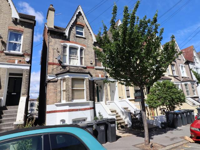 Heathfield Road, Croydon CR0, Studio to rent, £975 pcm | PrimeLocation