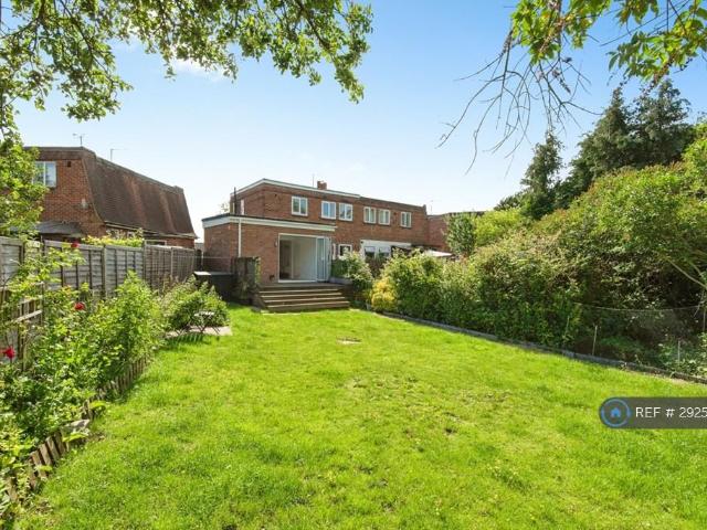 Heathfield Road, Hitchin, SG5 2 bed maisonette to rent £1,490 pcm £344 pw