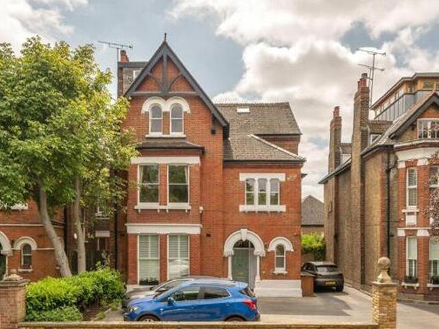 Heathfield Road, London, 3 Bedroom Flat