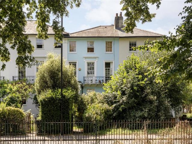 Heathfield Terrace, Chiswick, W4 1 bed apartment to rent £2,100 pcm £485 pw