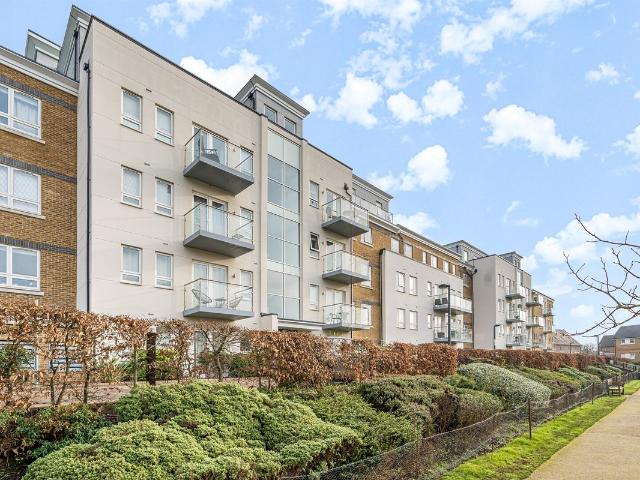 Heathland Court, 3 Grebe Way, Maidenhead SL6, 2 bed flat to rent, £1,700 pcm | PrimeLocation