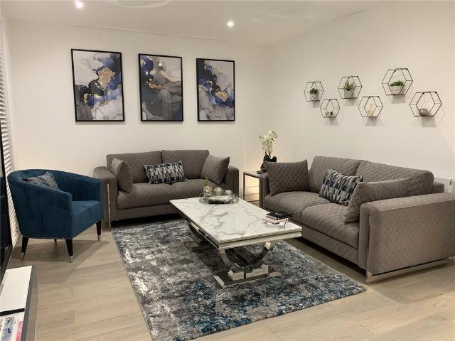 Heathland House, Ickenham UB10 3 bed apartment to rent £2,450 pcm £565 pw