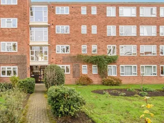 Heathshott, Friars Stile Road, London, TW10 6NT, United Kingdom | 3 bed apartment for rent #139543193 | Rentberry