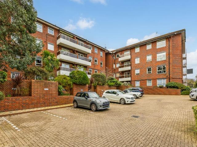 Heathside, Finchley Road, London NW11, 1 bed flat to rent, £2,850 pcm | PrimeLocation