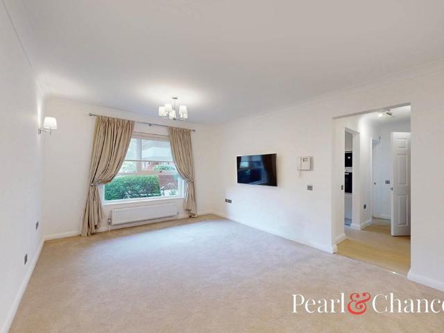 Heathside, Finchley Road, NW11 1 bed flat to rent £2,850 pcm £658 pw