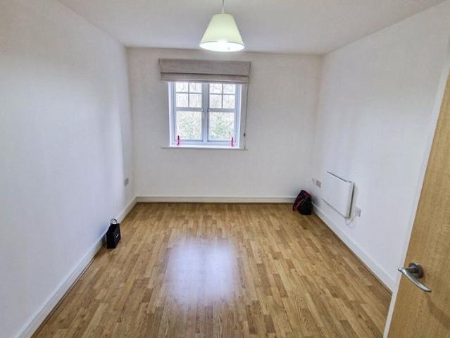 Heathside Road, Woking, Surrey, GU22 7EU
