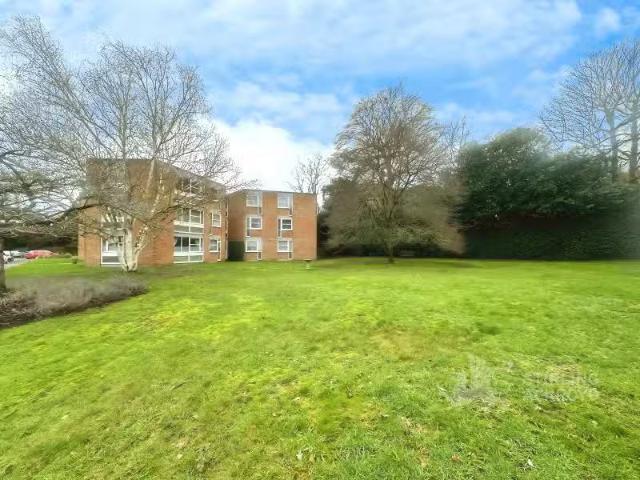 Heathside, Weybridge, Surrey, KT13 9YJ