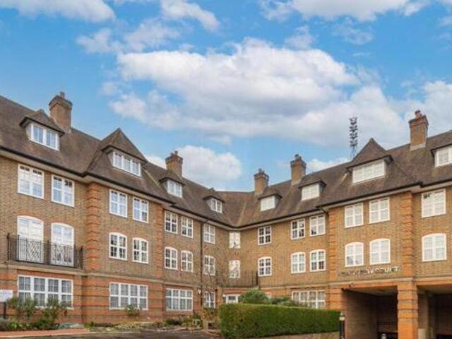 Heathview Court, Corringham, 3 Bedroom Apartment