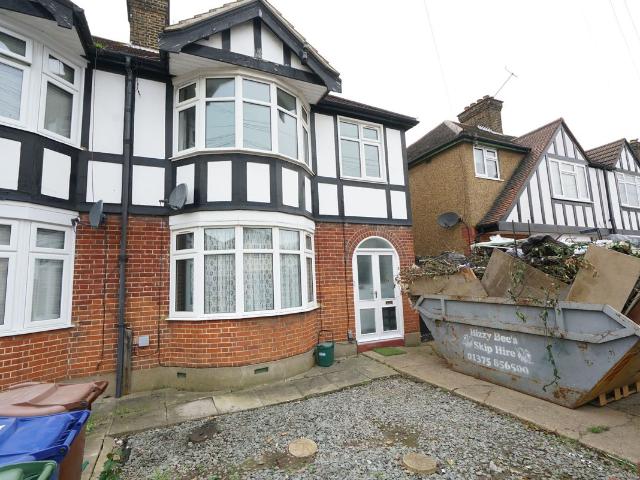 Heathview Road, Grays RM16, 3 bed semi detached house to rent, £1,795 pcm | PrimeLocation