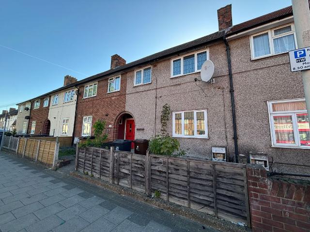 Heathway, Dagenham RM9, 3 bed terraced house to rent, £2,000 pcm | PrimeLocation