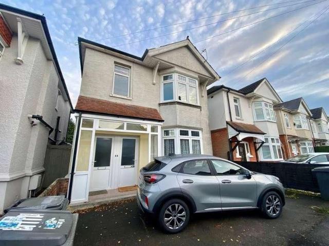 Heathwood Road, Bournemouth, BH9