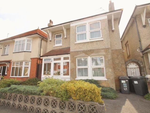 Heathwood Road, Bournemouth BH9 5 bed detached house to rent £2,650 pcm £612 pw