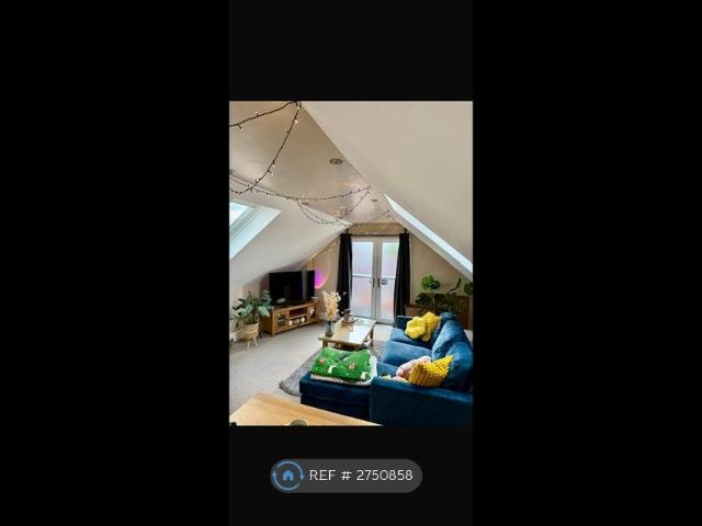 Heaton Moor Road, Stockport SK4, 2 bed flat to rent, £1,250 pcm | PrimeLocation