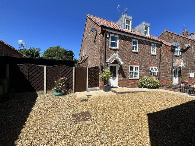 HEACHAM 3 bed semi detached house to rent £1,490 pcm £344 pw
