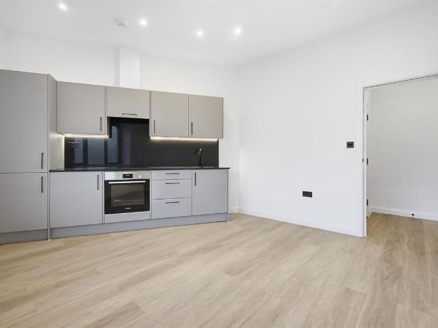 Headgate, Colchester CO3, 1 bed flat to rent, £900 pcm | PrimeLocation