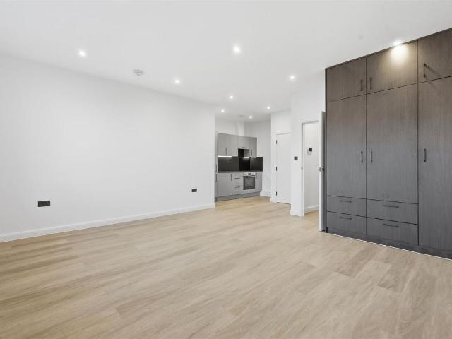 Headgate, Colchester CO3, Studio to rent, £900 pcm | PrimeLocation