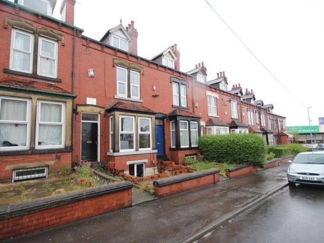 Headingley Mount, Headingley, Leeds. 5 bed terraced house to rent £1,795 pcm £414 pw