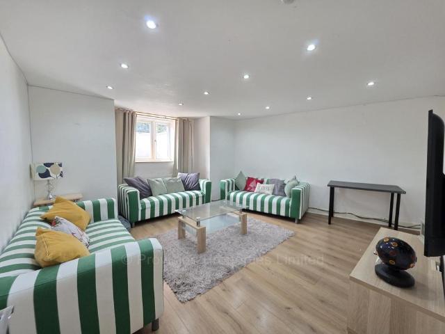 Headingley Avenue, Headingley LS6 10 bed terraced house to rent £3,986 pcm £920 pw