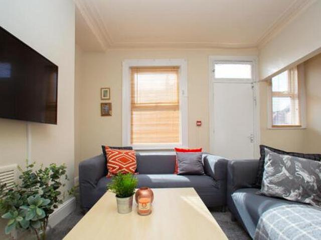 Headingley Avenue, Headingley, 1 Bedroom House