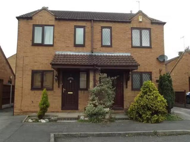 Headingley Court, Derby DE23 2 bed semi detached house £775.