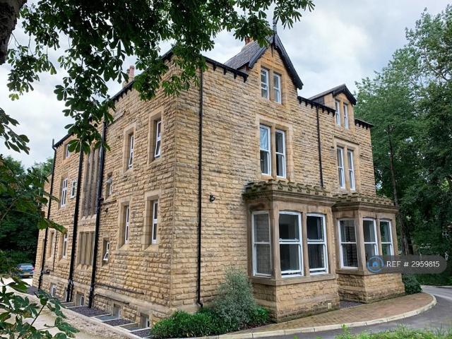 Headingley Lane, Leeds, LS6 3 bed flat to rent £1,700 pcm £392 pw