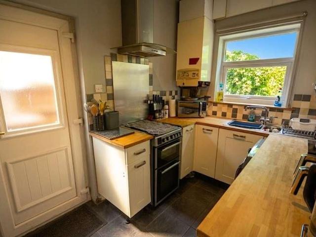 Headlands Drive, Prestwich, M25