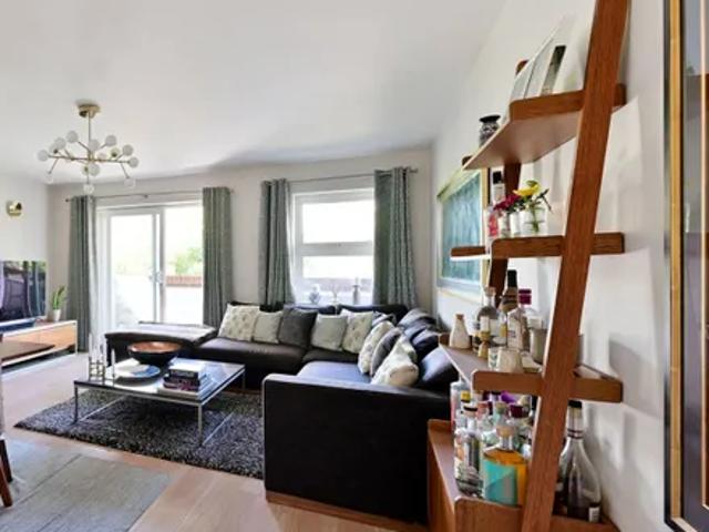 Headley Court, 76 Worple Road, London, SW19 4HY, United Kingdom | 2 bed apartment for rent #167073160 | Rentberry