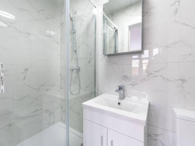 Headstone Gardens, Harrow, HA2 Studio to rent £1,000 pcm £231 pw