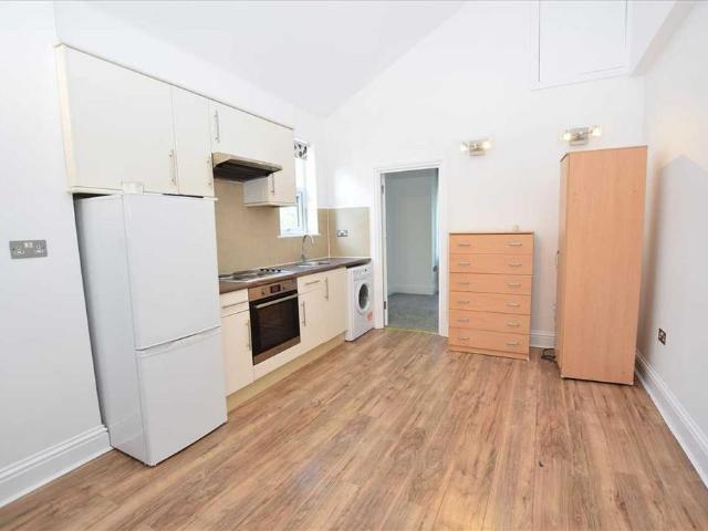 Headstone Road, Harrow 1 bed apartment to rent £1,275 pcm £294 pw