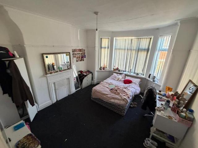 Heald Grove, Manchester 4 bed semi detached house to rent £2,167 pcm £500 pw