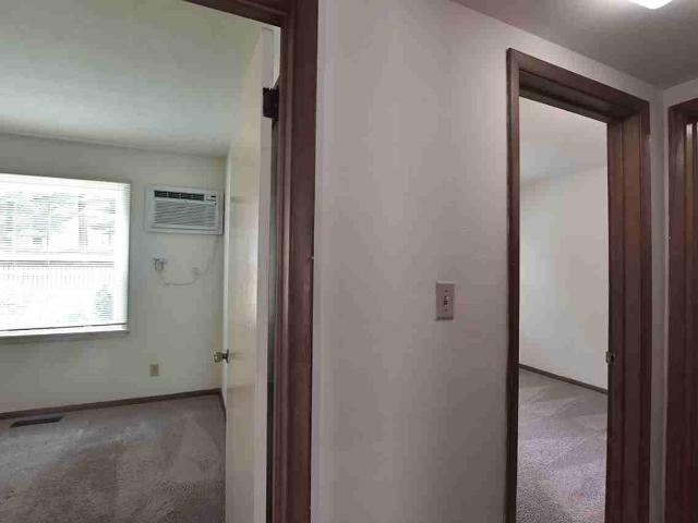 Healey Gardens by Royse + Brinkmeyer 2 Bedroom Apartment for Rent at 611 607 611 W. Healey St Champaign, IL 61820