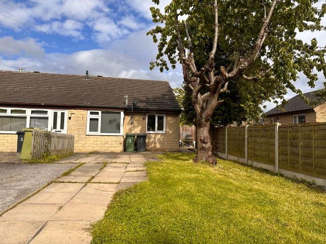 Healey Street, Batley WF17, 2 bed bungalow to rent, £900 pcm | PrimeLocation