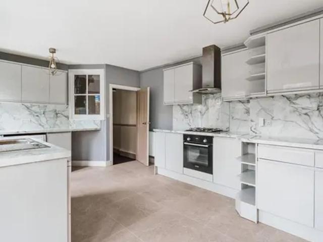 Hearnville Road, London, SW12 8RR, United Kingdom | 4 bed house for rent #138852252 | Rentberry