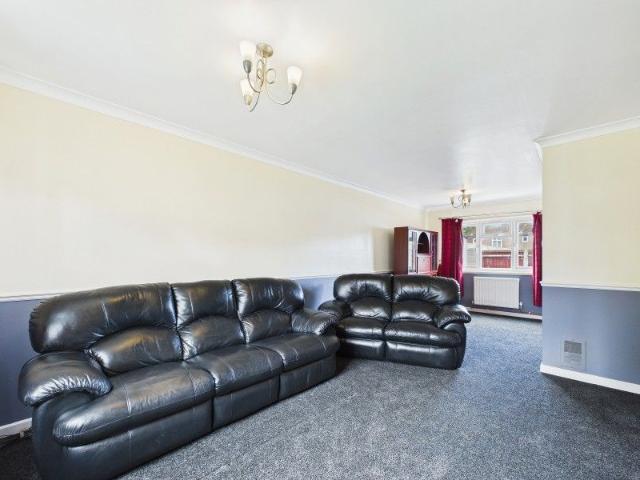 Hearsey Gardens, Blackwater 3 bedrooms Property for lettings Seymours