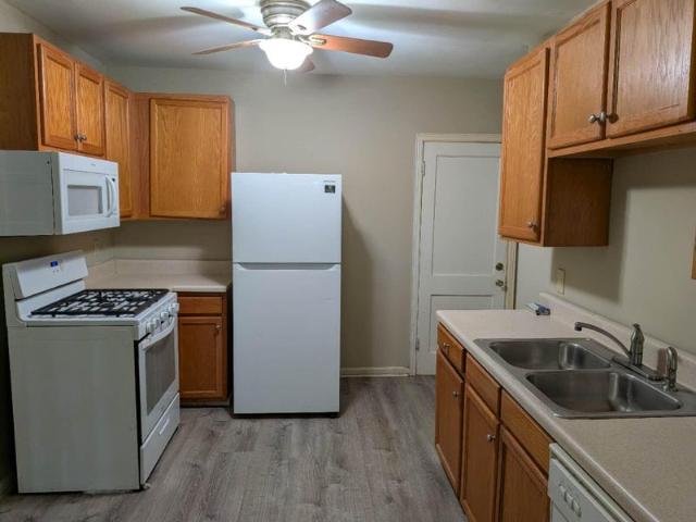Heart of Buckhead Newly Renovated house High spe