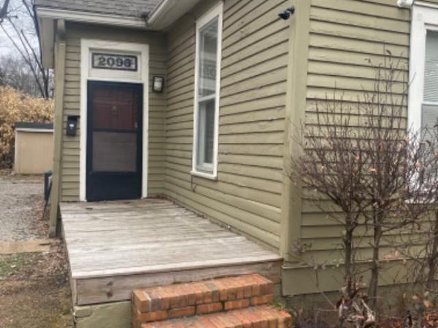 Heart of Overton Square: Unique 1BR with Vaulted C