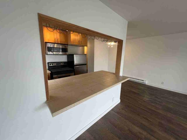 Hearthside Manor 1 Bedroom Apartment for Rent at 2214 Yale Ave E, Seattle, WA 98102 Eastlake