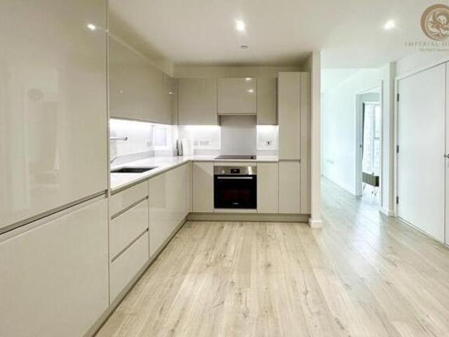 Heartwell Avenue, London, 2 Bedroom Flat