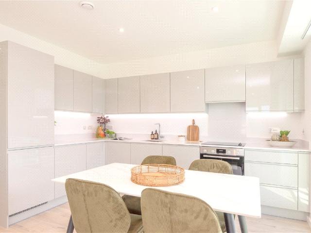 Heartwell Avenue, London E16, 3 bed flat to rent, £3,000 pcm | PrimeLocation