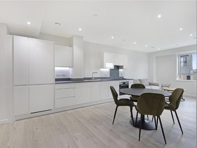 Heartwell Avenue, London, E16 1 bed apartment to rent £2,150 pcm £496 pw