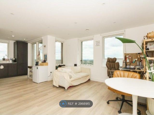 Heartwood Boulevard, London W3, 1 bed flat to rent, £2,150 pcm | PrimeLocation