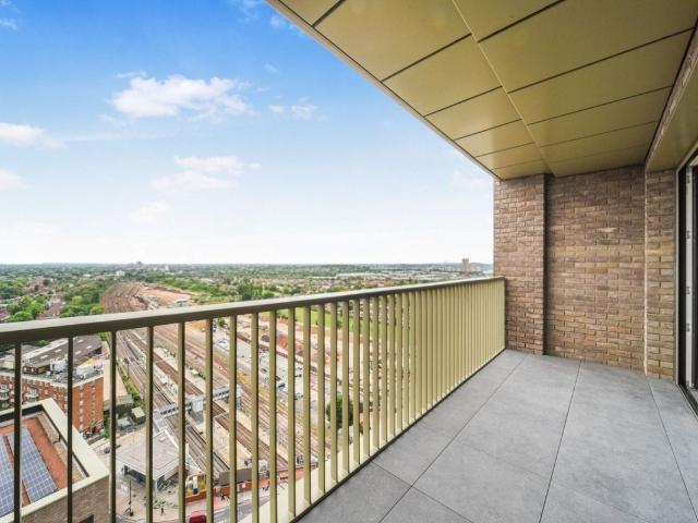Heartwood Boulevard, London W3, 1 bed flat to rent, £2,319 pcm | PrimeLocation