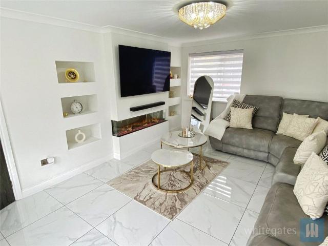 Heckmondwike Road, Dewsbury, WF13